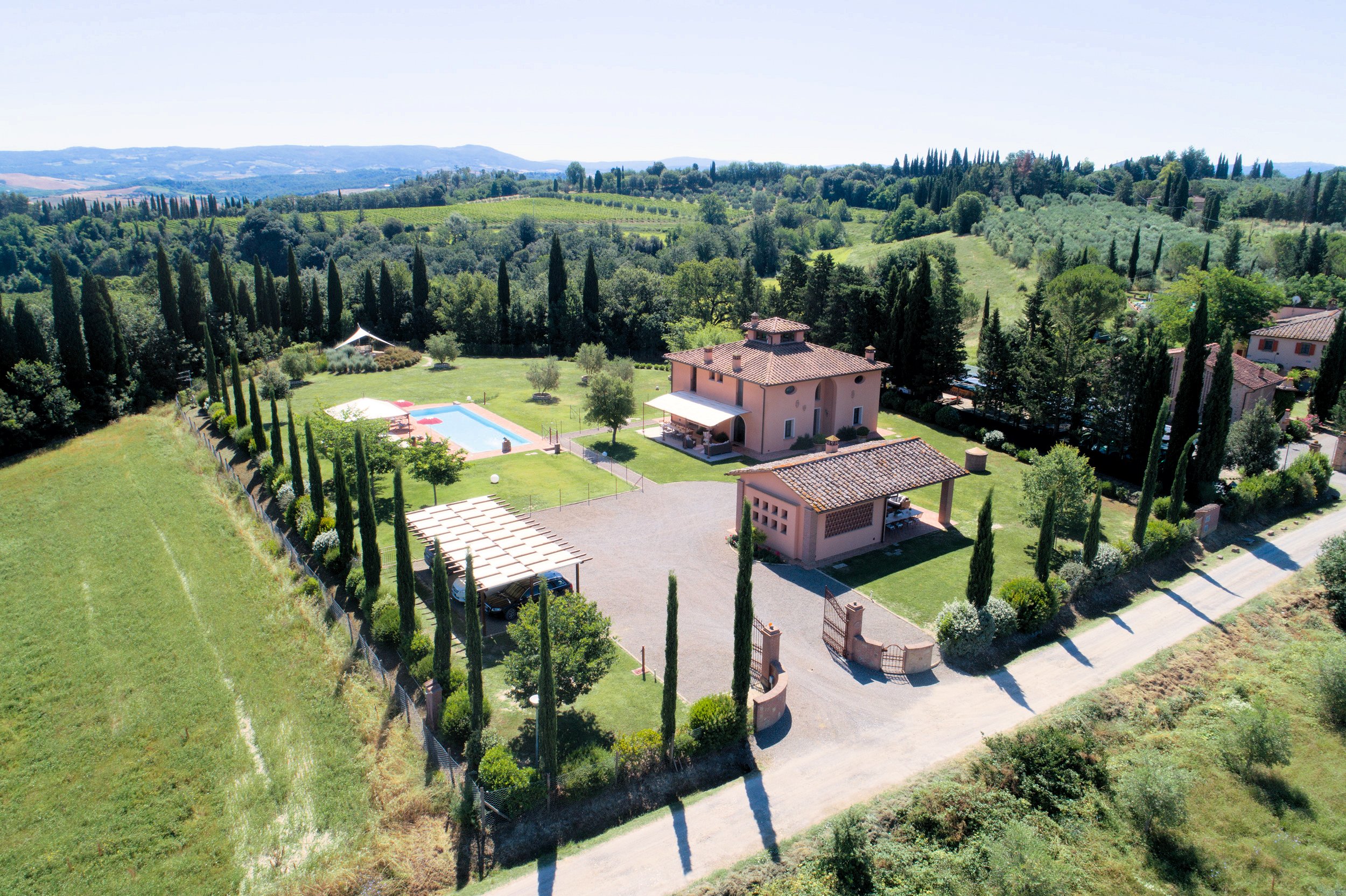 Beautiful tuscan style farmhouse with park and swimming pool in ...